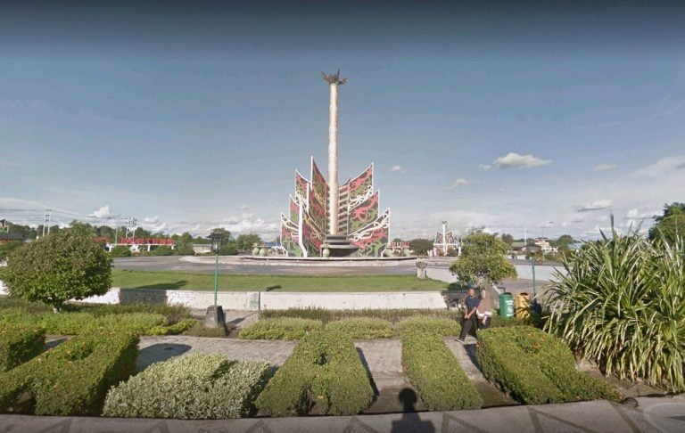 Bundaran Batang Garing - Berwisata